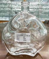 China Customized 500ml 700ml 750ml Flint Glass Vodka Bottles with Hot Stamping Surface for sale