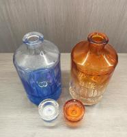 China Glass Bottle for Whiskey Vodka Gin 500ml Capacity Mountain Design Spray Cap Included for sale