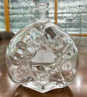 China Customized 500ml 700ml 750ml Flint Glass Vodka Bottles with Hot Stamping Surface for sale