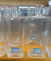 China Custom Whiskey Vodka Brandy Spirit Glass Bottle in 375ml 500ml 700ml 750ml 1000ml for sale