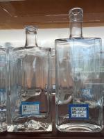 China Custom Whiskey Vodka Brandy Spirit Glass Bottle in 375ml 500ml 700ml 750ml 1000ml for sale