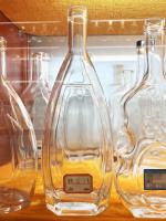 China Custom Whiskey Vodka Brandy Spirit Glass Bottle in 375ml 500ml 700ml 750ml 1000ml for sale