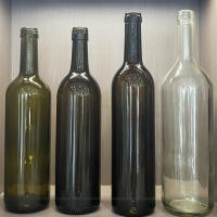 China Industrial Beverage 750ml Clear Round Bordeaux Red Fruit Wine Bottles with Cork Caps for sale