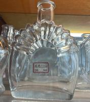 China 200ml 500ml 750ml 1000Ml Glass Bottles With Cork for Brandy Rum Tequila Spirit Gin Vodka Whiskey for sale
