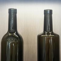 China Clear Red Fruit Bordeaux Round 750ml Wine Bottles with Cork Caps Industrial Beverage for sale