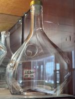 China 350ml 500ml 700ml 750ml Glass Bottle for Vodka Brandy Whiskey Sleek and Elegant Design for sale
