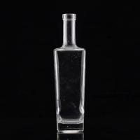 China Elegant Design 750 ml Liquor Glass Bottle with Sample Provided and Glass Base Material for sale