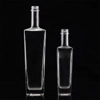 China Elegant Design 750 ml Liquor Glass Bottle with Sample Provided and Glass Base Material for sale