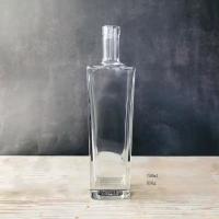 China Elegant Design 750 ml Liquor Glass Bottle with Sample Provided and Glass Base Material for sale
