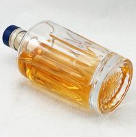 China Acceptable Customer's Logo Unique Style 750ml Whiskey Glass Bottle for Beverages for sale