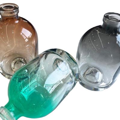 China 250ml 375ml 500ml Thick Bottom Glass Whiskey Bottle with Customized Clear Round Design for sale