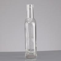 China 750ml 620g Flint Square Engraved Glass Wine Spirit Bottle with Exquisite Craftsmanship for sale