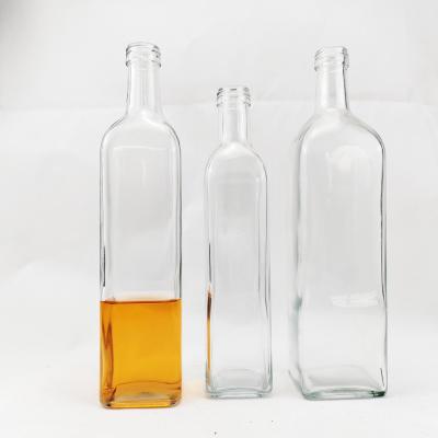 China Hot Stamping 250ml 500ml 750ml Glass Bottle for Whiskey Screw Cap Clear Liquor Bottle for sale