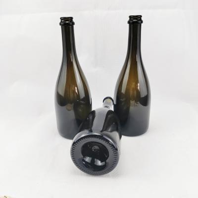 China 500ml 750ml Glass Liquor Beverage Burgundy Wine Bottle with Round Shape Decoration for sale