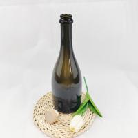 China 500ml 750ml Glass Liquor Beverage Burgundy Wine Bottle with Round Shape Decoration for sale