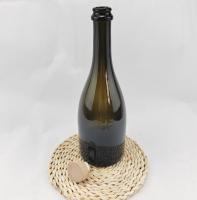 China 500ml 750ml Glass Liquor Beverage Burgundy Wine Bottle with Round Shape Decoration for sale