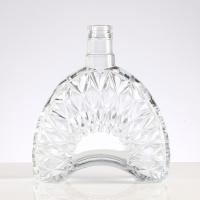 China Hot Stamping Surface Handling 500 ml Glass Bottle for Whisky Drinks in Clear Design for sale