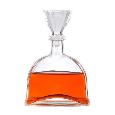China Hot Flat Glass Wine Bottle with Screw Cap Capacity 200ml/300ml/500ml/750ml/1000ml for sale