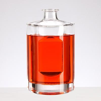 China High White Glass Material 500ml 700ml Screw Cap Glass Wine Bottle for Liquor XO Whiskey Vodka for sale