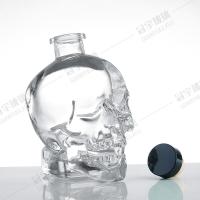 China Sealing Type Cork 400ml/750ml Skull Glass Wine Bottle for Home Decoration for sale