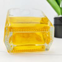 China 500ml/750ml Spirits Glass Bottle with Smooth Mouth and Lid Thick Bottom Customization for sale