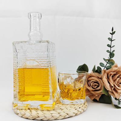 China High White Glass Material 750ml Beer Bottle Engraved Square Spirits Glass for Wine for sale