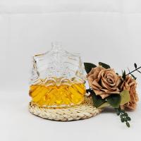 China Custom Glass Wine Liquor Vodka Bottles 700ml Bottle Material Eco-friendly Glass Body for sale