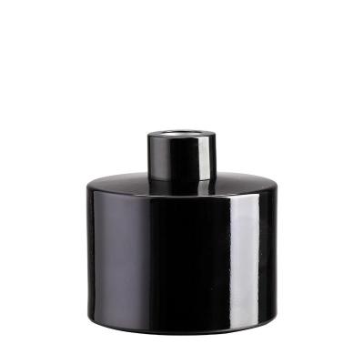 China Glass Black Aroma Bottles The Ultimate Choice for Travel Sub Fragrance Needs for sale