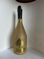 China Level Relief Glass Bottle Of Liquor Glass Material and Cap with Brush Sealing for sale