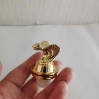 China Customized Logo Animal Head Bottle Caps for Sophisticated Glass Collar Wine Bottles for sale