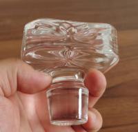 China Customized Logo Animal Head Bottle Caps for Sophisticated Glass Collar Wine Bottles for sale