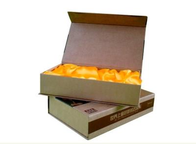 China Silver Color Foil Stamping Cosmetic Box Packaging With Silk Inlay CMYK Printing for sale
