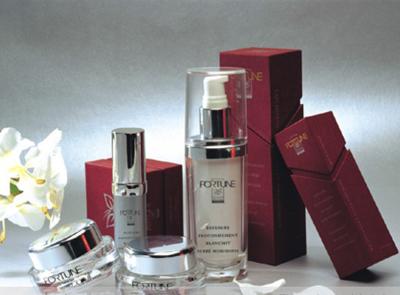 China OEM Design Logo Embossing Luxurious Perfume Cosmetic Packing Box with Gold Hot Stamping for sale