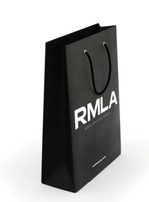 China Black Color Gloss Lamination Logo Embossing Custom Printing Paper Shopping Bags with PP Rope Handle for sale