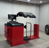 China 220rpm Auto Wheel Balancer Wheel Alignment Machine 1200mm for sale