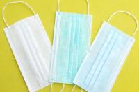 China OEM Blue And White Earloop Disposable Masks For Restaurants , Beauty Salons for sale