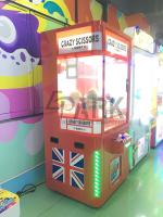 China Singapore Crazy Scissors Cut Prize Game Machine , Mini Toy Claw Machine for sale
