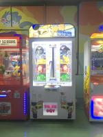China Atttractive Crane grabber Machine / Toy Vending Machine with 1 year Warranty for sale
