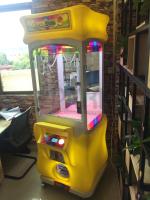 China Coin - Operated Clip Doll Crane Game Machine / Entertainment Equipment for sale