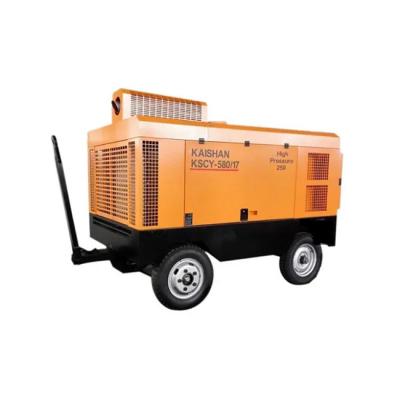 China 580CFM 17 Bar Diesel Portable Screw Air Compressor For Mining Industry for sale