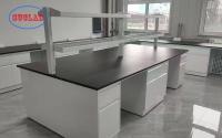 China Customizable Laboratory Workstation Furniture Manufacturer with Chemical-resistant Safety Features for sale