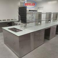 China Ergonomic Stainless Steel Lab Island Bench with Adjustable Height and Durable Surface Providing Comfort and Longevity in Laboratory Workspaces for sale