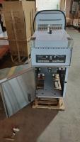 China Dual Cylinder Electric Floor Deep Fryer 9kW Digital Memory 28L Oil Saving CE for sale