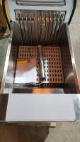 China Dual Cylinder Electric Floor Deep Fryer 9kW Digital Memory 28L Oil Saving CE for sale