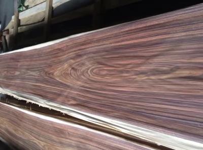 China Quarter Sliced Natural Morodo Wood Veneer 0.6mm Thickness 8-40cm Width for sale