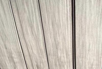 China Walnut Wood Veneer Natural Walnut Veneer 0.5m-3.6m Length 3mm-30mm Thickness for Home Decoration for sale