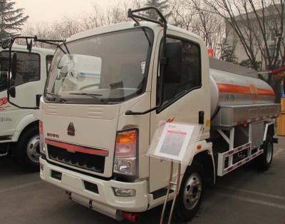 China SINOTRUK HOWO 5-6CBM Oil Tank Truck | 140HP Engine | 4×2 Drive Configuration for sale