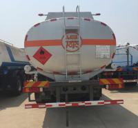 China Stable Oil Tank Truck SINOTRUK HOWO 30 - 40 CBM For Oil Transportation 8X4 RHD for sale