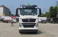 China Energy Saving Oil Tank Trucks / Edible Oil Transport Truck Hydraulically Clutch for sale