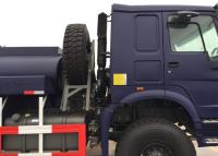 China 4X4 Off Road Oil Tank Trucks / Edible Oil Transport Truck Hydraulically Clutch for sale
